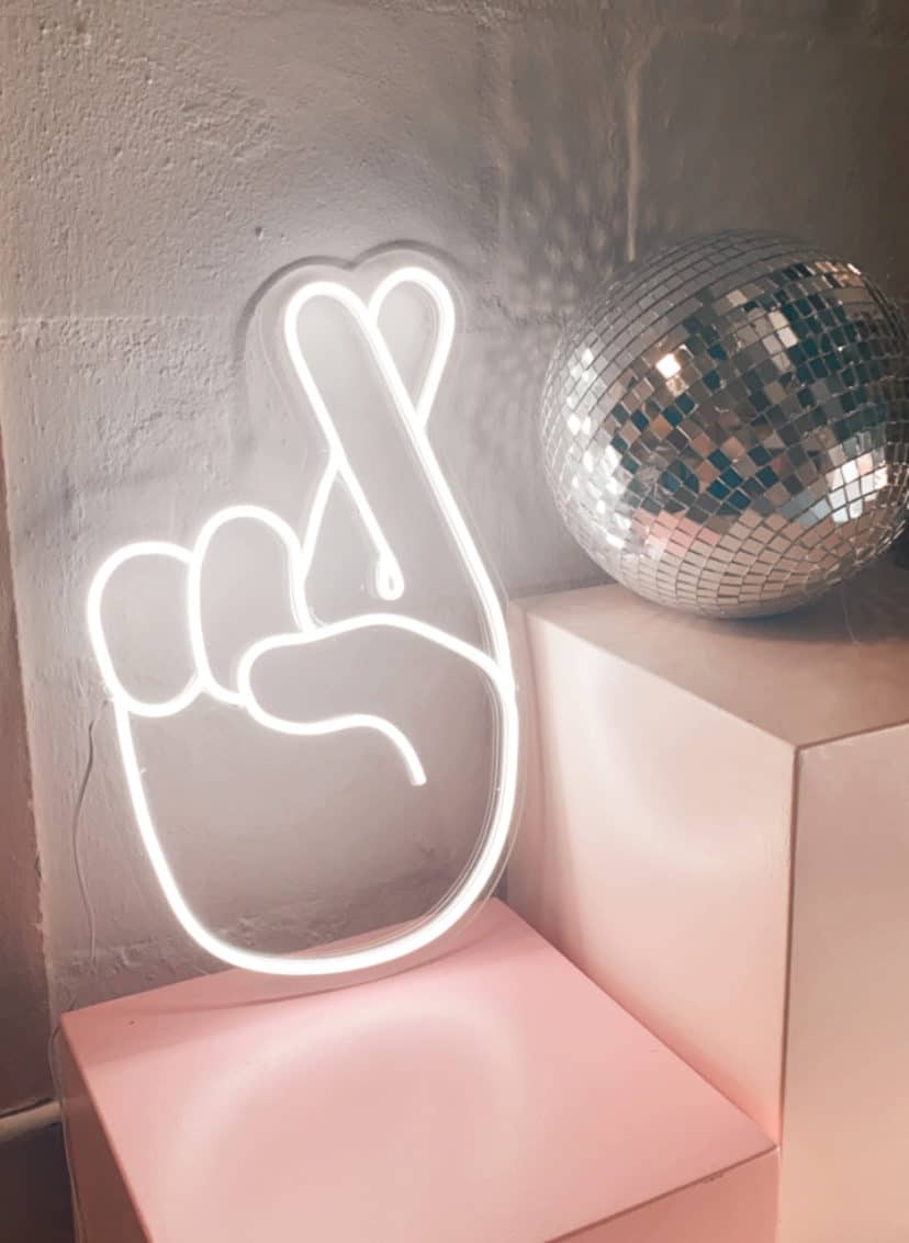 Fingers Crossed – Mini Neon™ · Your Neon SA